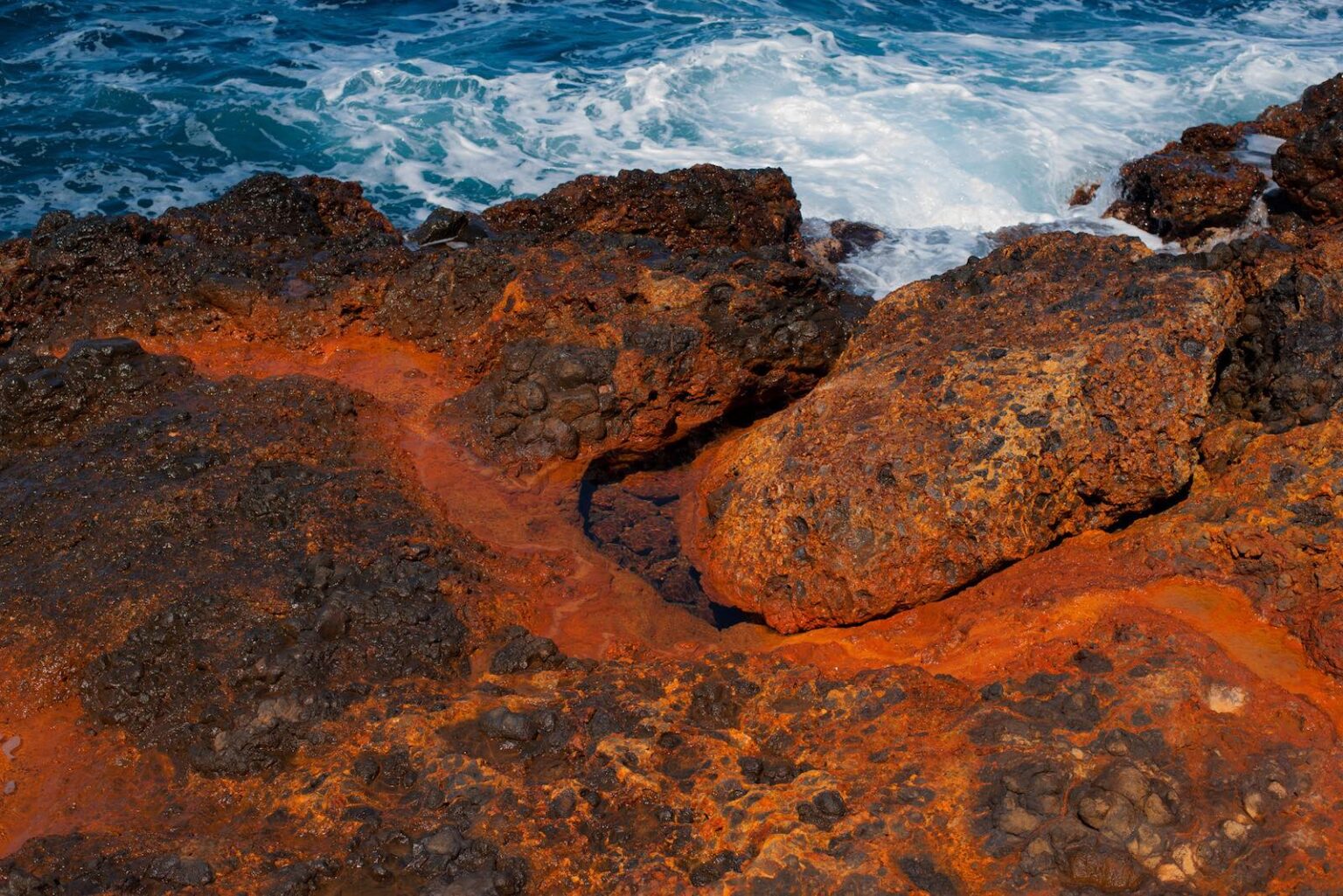 The battle at the volcano of Nisyros: photography project in the ...