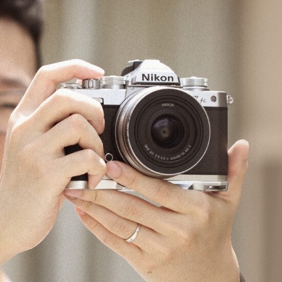 SmallRig announced new L-shape grip and half case with strap for Nikon ...