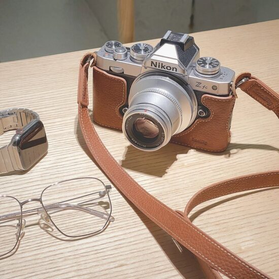 SmallRig announced new L-shape grip and half case with strap for Nikon ...