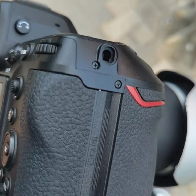 Nikon Z8 camera separated/broken strap lugs issue Archives - Nikon Rumors