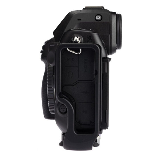 New L plates/brackets for Nikon Z8 from RRS, 3 Legged Thing, and Kirk ...