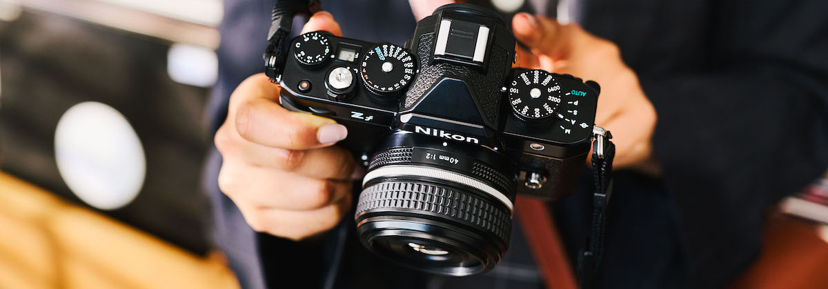 Foto Erhardt in Germany offers a free SmallRig grip with every Nikon Zf ...